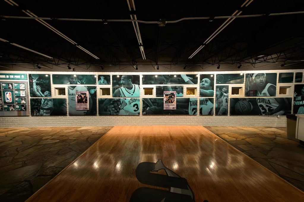 Signs & Banners - DME Delivers Direct Marketing